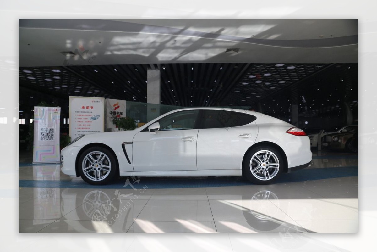 保时捷帕拉梅拉图片素材-编号29388302-图行天下